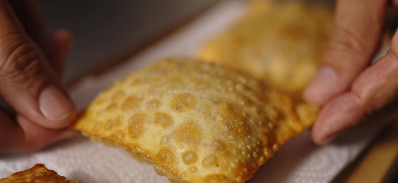 5 segredos para o pastel perfeito: crocante por fora, suculento por ...